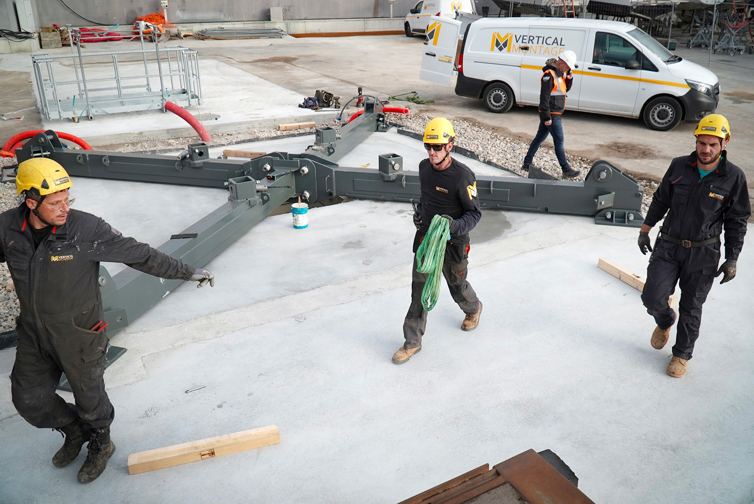 À PROPOS DE VERTICAL MONTAGE - MONTAGE DE GRUES